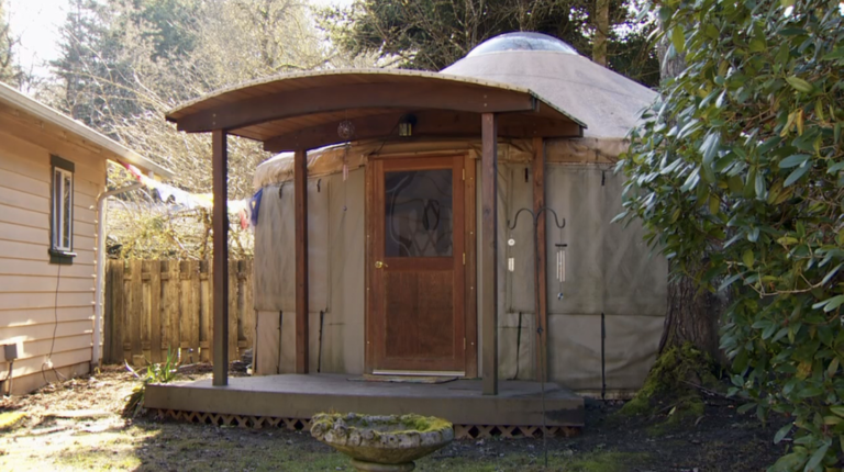 Yurts In Oregon : Where to Go, What to Pack, and When to Camp